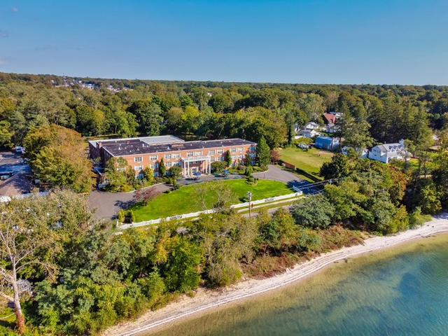 Amber Court of Smithtown - Starting at 5,100/mo - Nesconset, New York